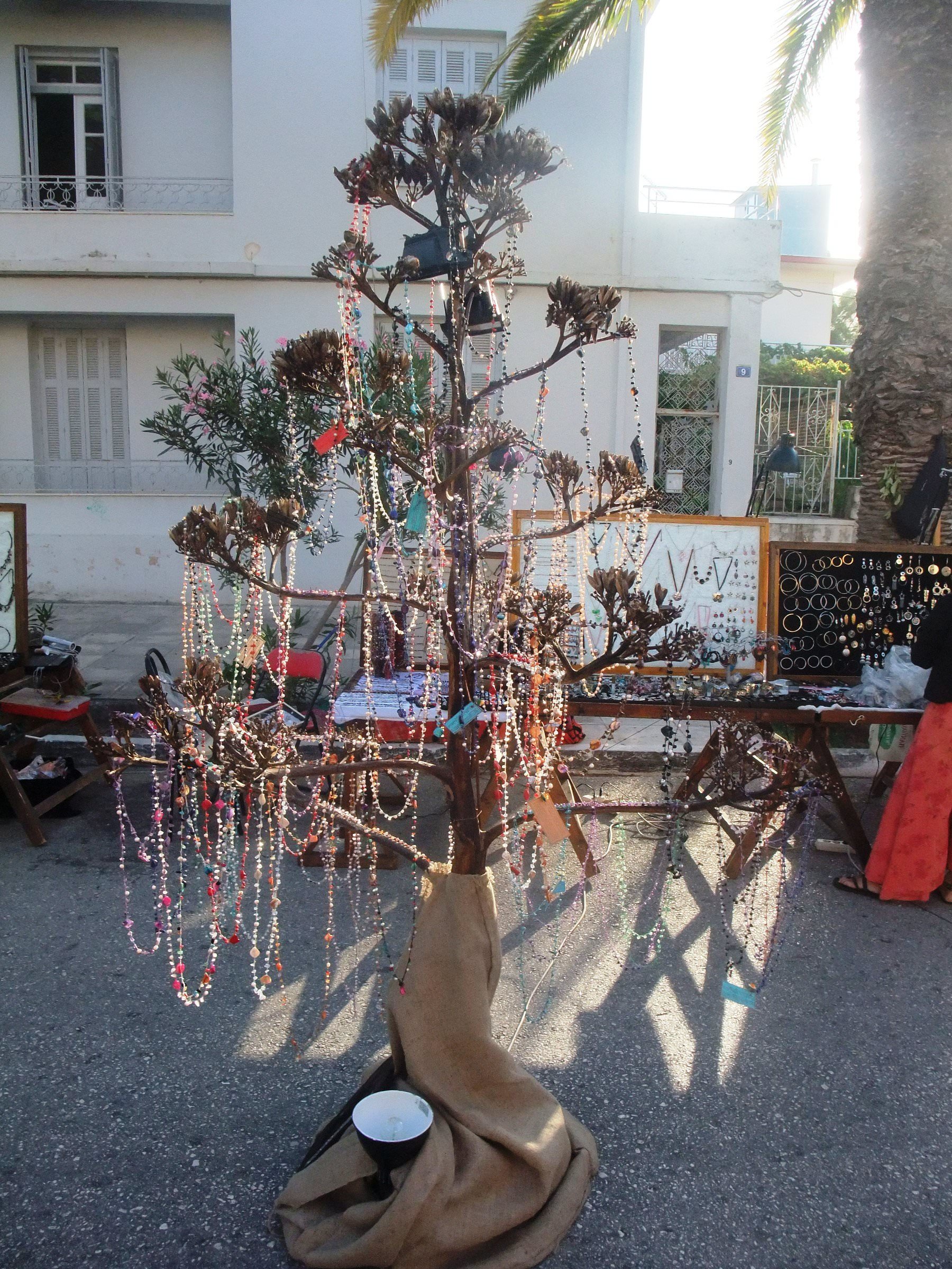 Ας χαμηλώναν τα βουνά, να 'βλεπα το Λεβάντε, να 'βλεπα την Κεφαλονιά ...