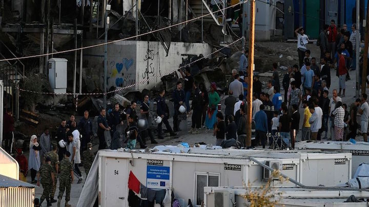 Τούρκοι στρατιώτες εισβάλλουν στη Μυτιλήνη και επαναφέρουν την ...