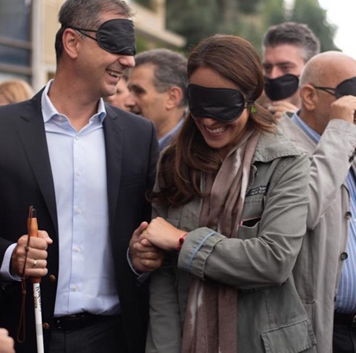 Τα λευκά μπαστούνια | πιτσιρίκος